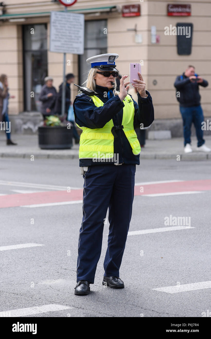 Traffic police woman -Fotos und -Bildmaterial in hoher Auflösung – Alamy