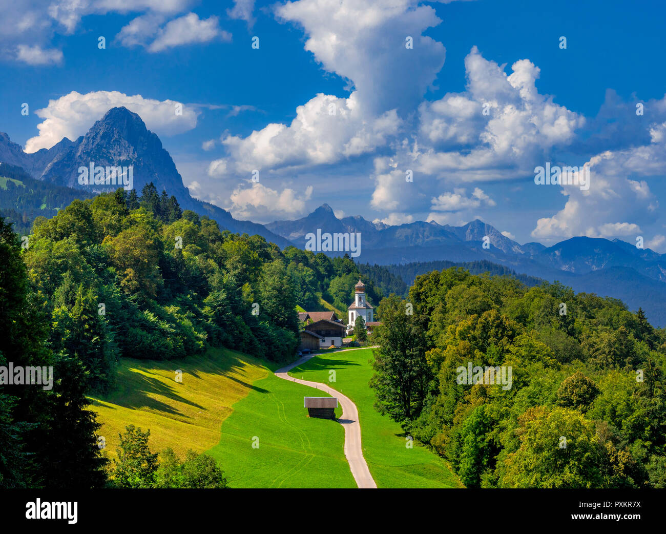 Wamberg Dorf mit Mount Waxenstein auf dem Hintergrund, Garmisch ...