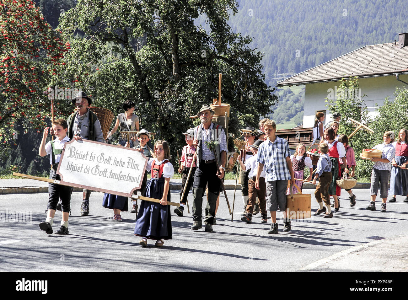 Almabtrieb tirol -Fotos und -Bildmaterial in hoher Auflösung – Alamy