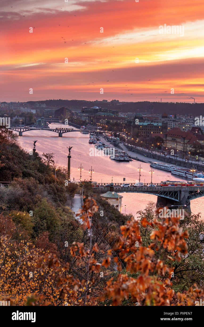Cechuv most vltava prague -Fotos und -Bildmaterial in hoher Auflösung ...