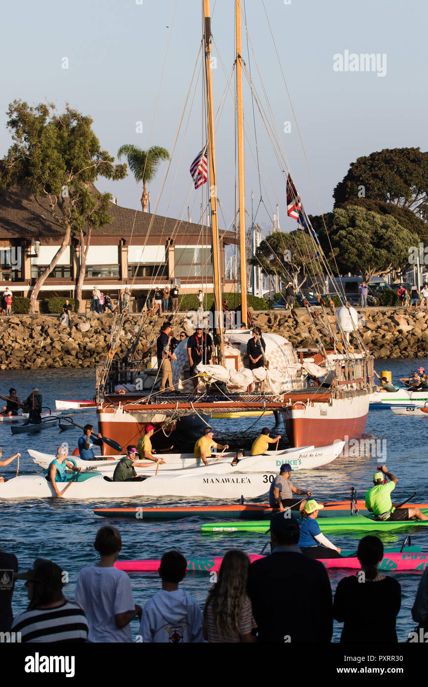 Polynesian sailing canoe -Fotos und -Bildmaterial in hoher Auflösung ...