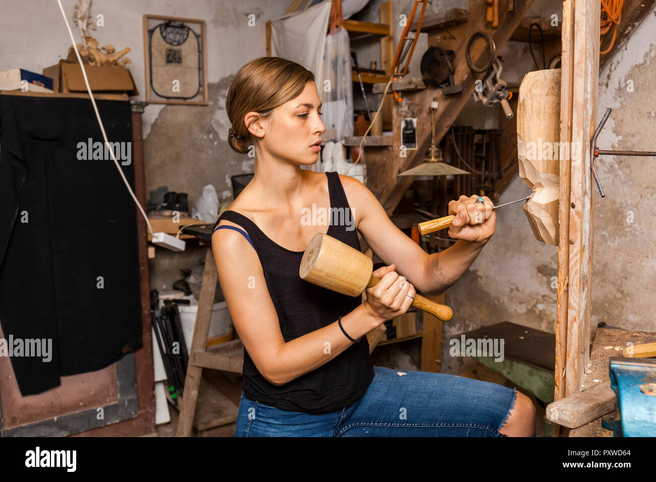 Bildhauer hammer -Fotos und -Bildmaterial in hoher Auflösung – Alamy