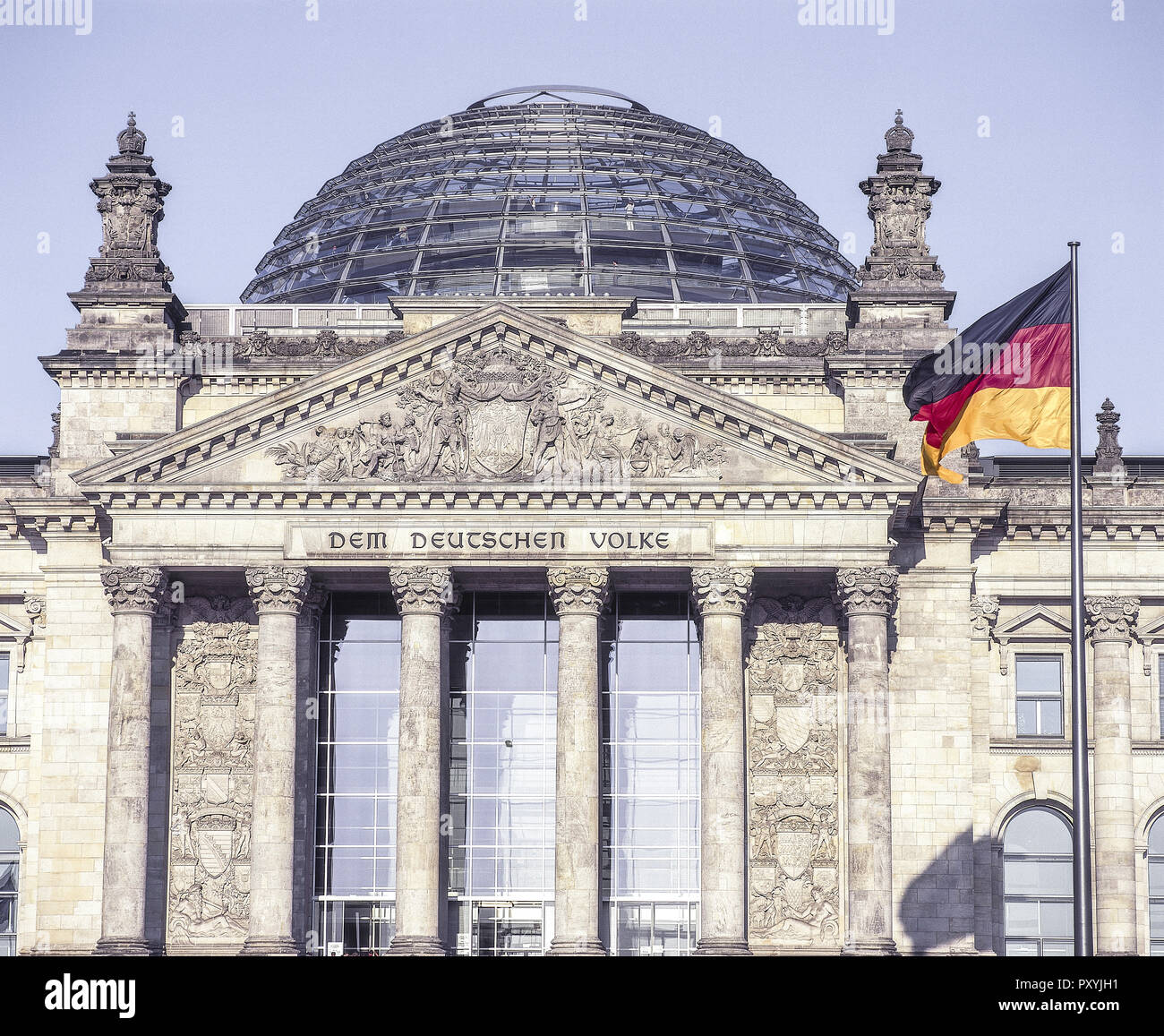 Giebel von reichstag -Fotos und -Bildmaterial in hoher Auflösung – Alamy