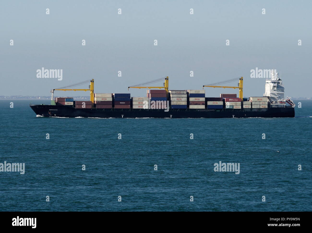Containerschiff im meer -Fotos und -Bildmaterial in hoher Auflösung – Alamy