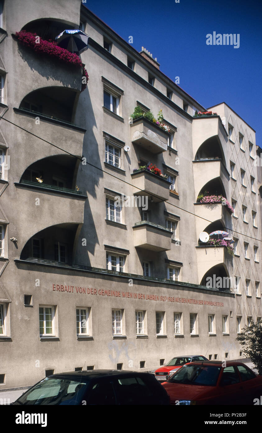 Wien, Gemeindebau des "Roten Wien" - Wien, Rat Tenement Blocks, 'roten ...
