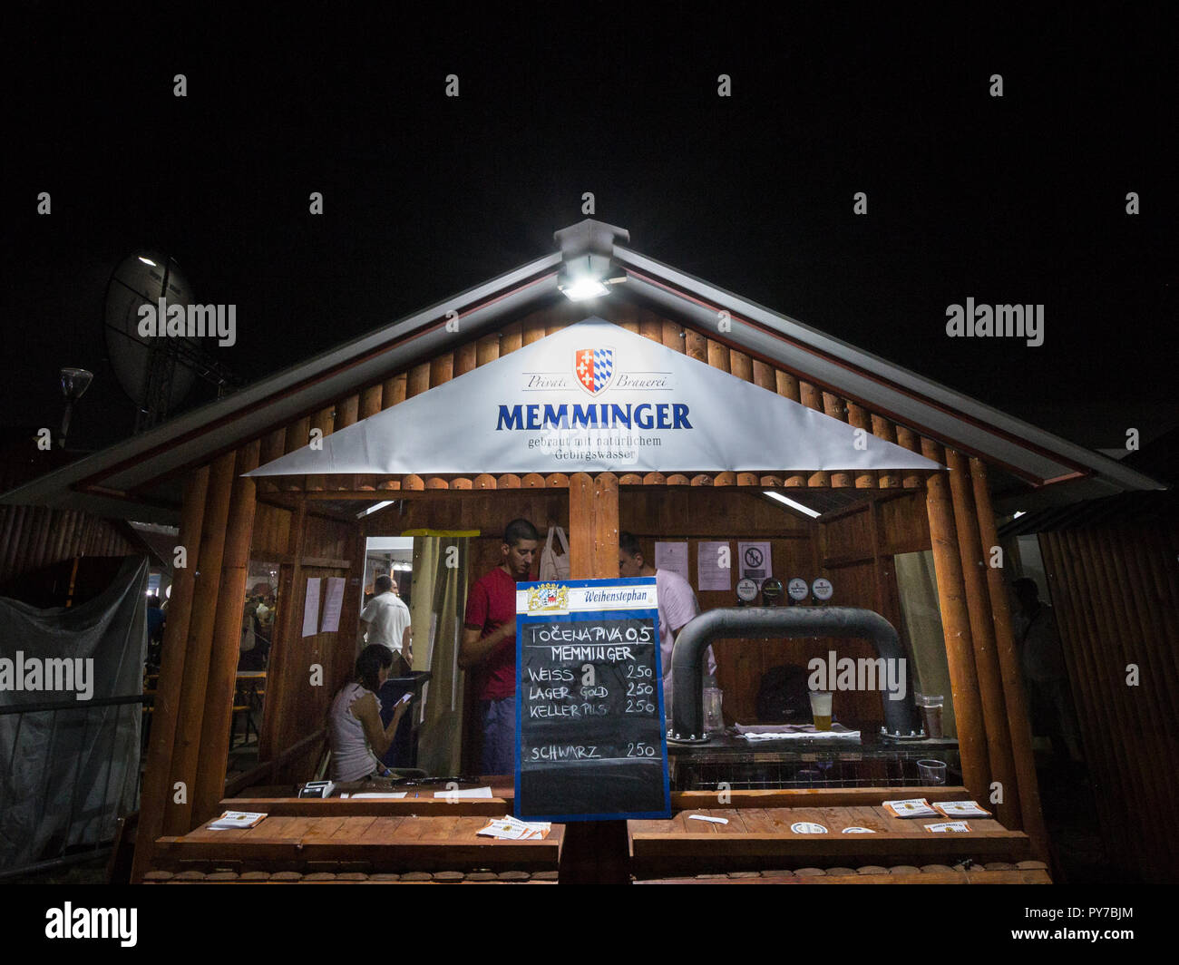 Belgrad, SERBIEN - 18. AUGUST 2018: Die memminger Bier Logo vor der ...