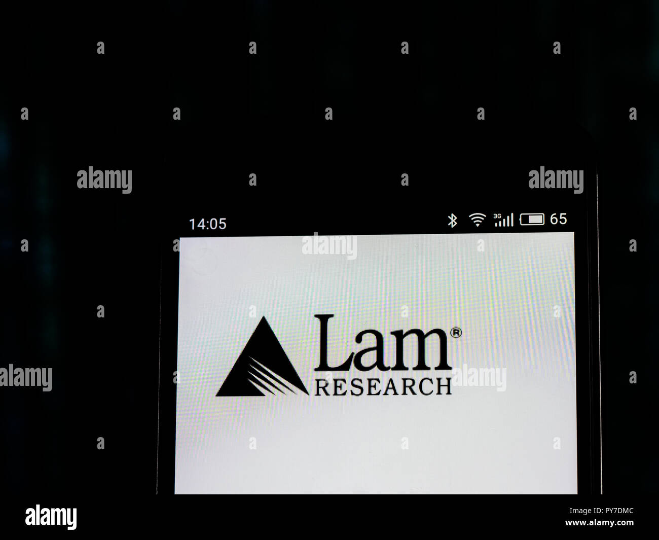 Lam Research Corporation Logo auf dem Smartphone angezeigt. Lam ...