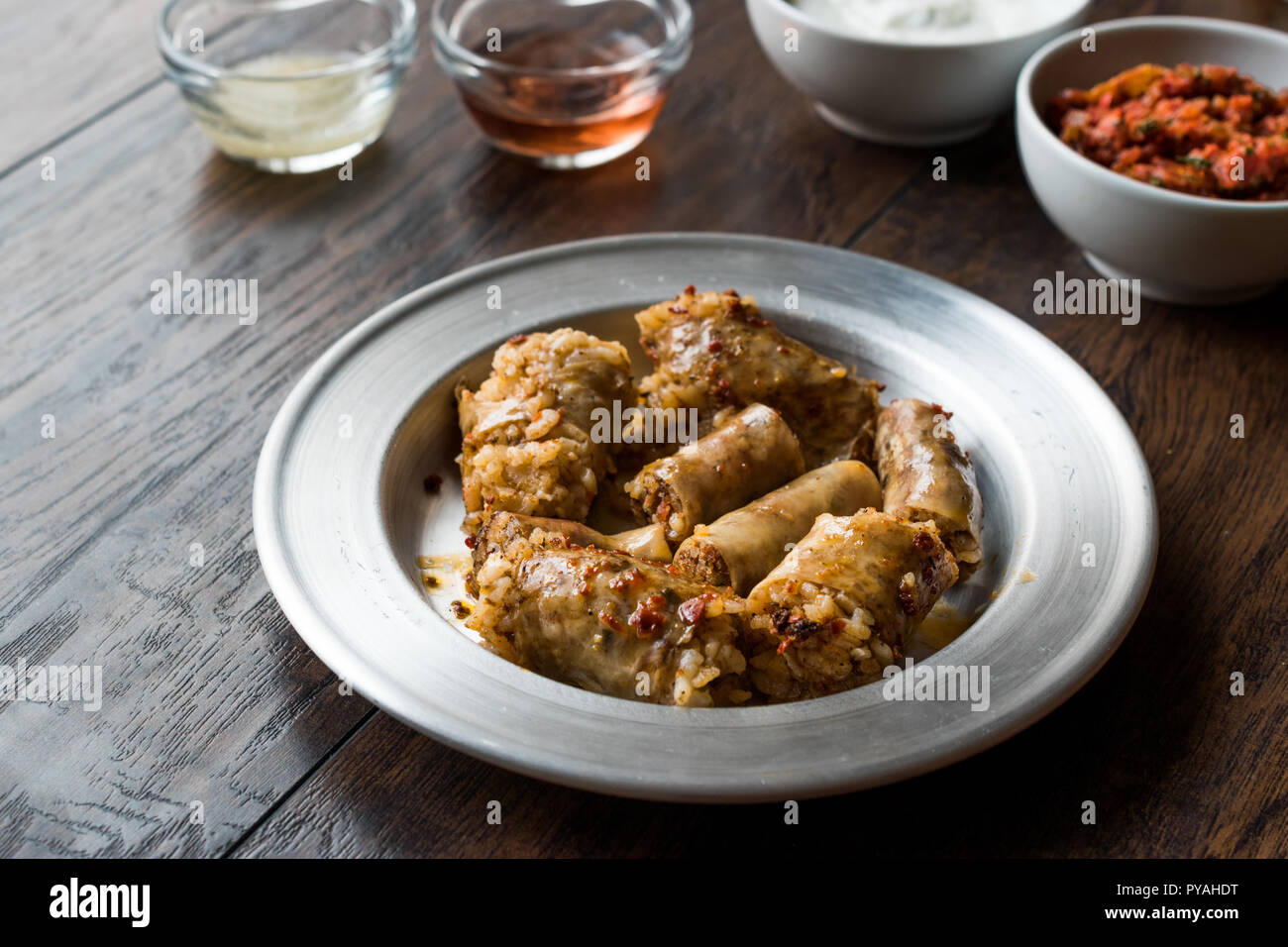 Türkische Küche Hackfleisch und Reis gefüllte Schafe Darm Mumbar Dolma ...