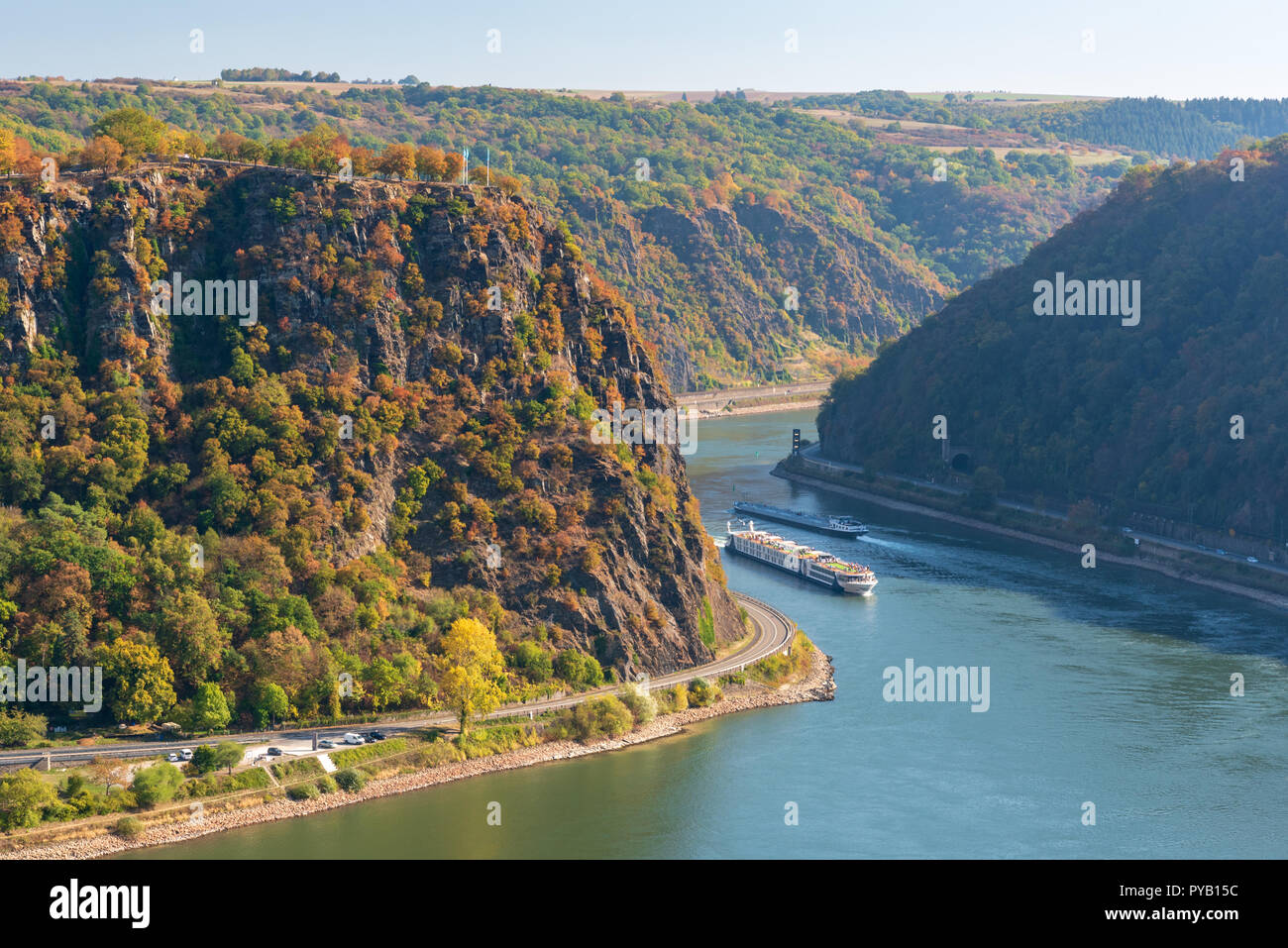 Lastkahn unter loreley -Fotos und -Bildmaterial in hoher Auflösung – Alamy