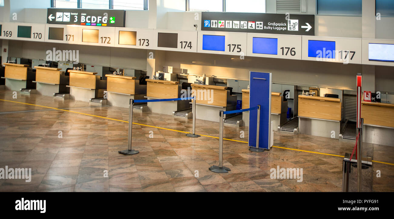 Schöner flughafen check in bereich -Fotos und -Bildmaterial in hoher ...