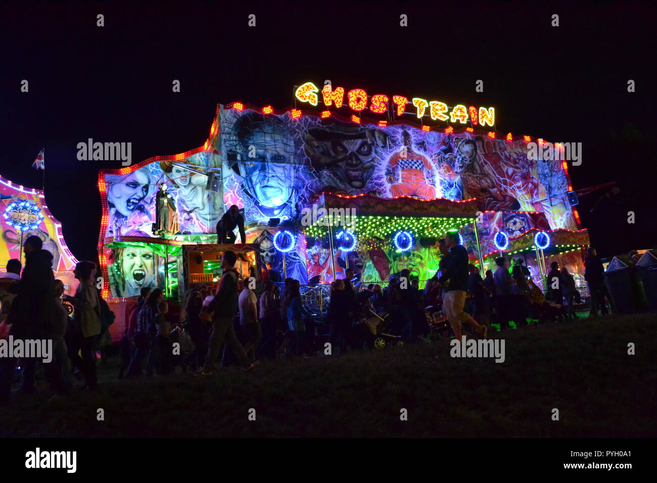 Fairground ride ghost train -Fotos und -Bildmaterial in hoher Auflösung ...