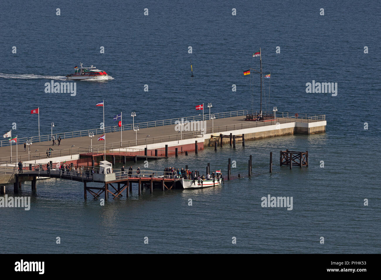 Helgoland ferry -Fotos und -Bildmaterial in hoher Auflösung – Alamy