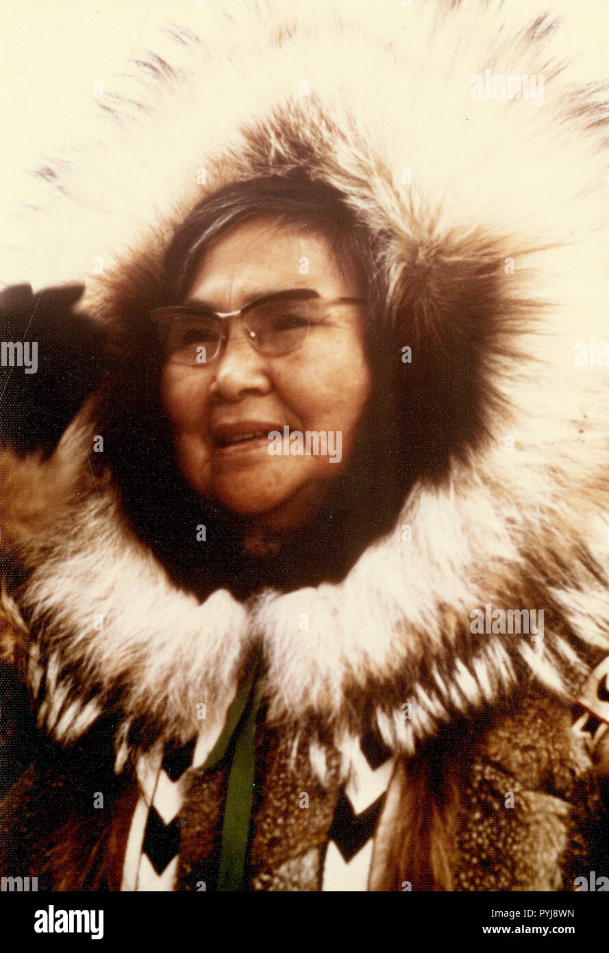 Alaska native eskimo woman in -Fotos und -Bildmaterial in hoher ...