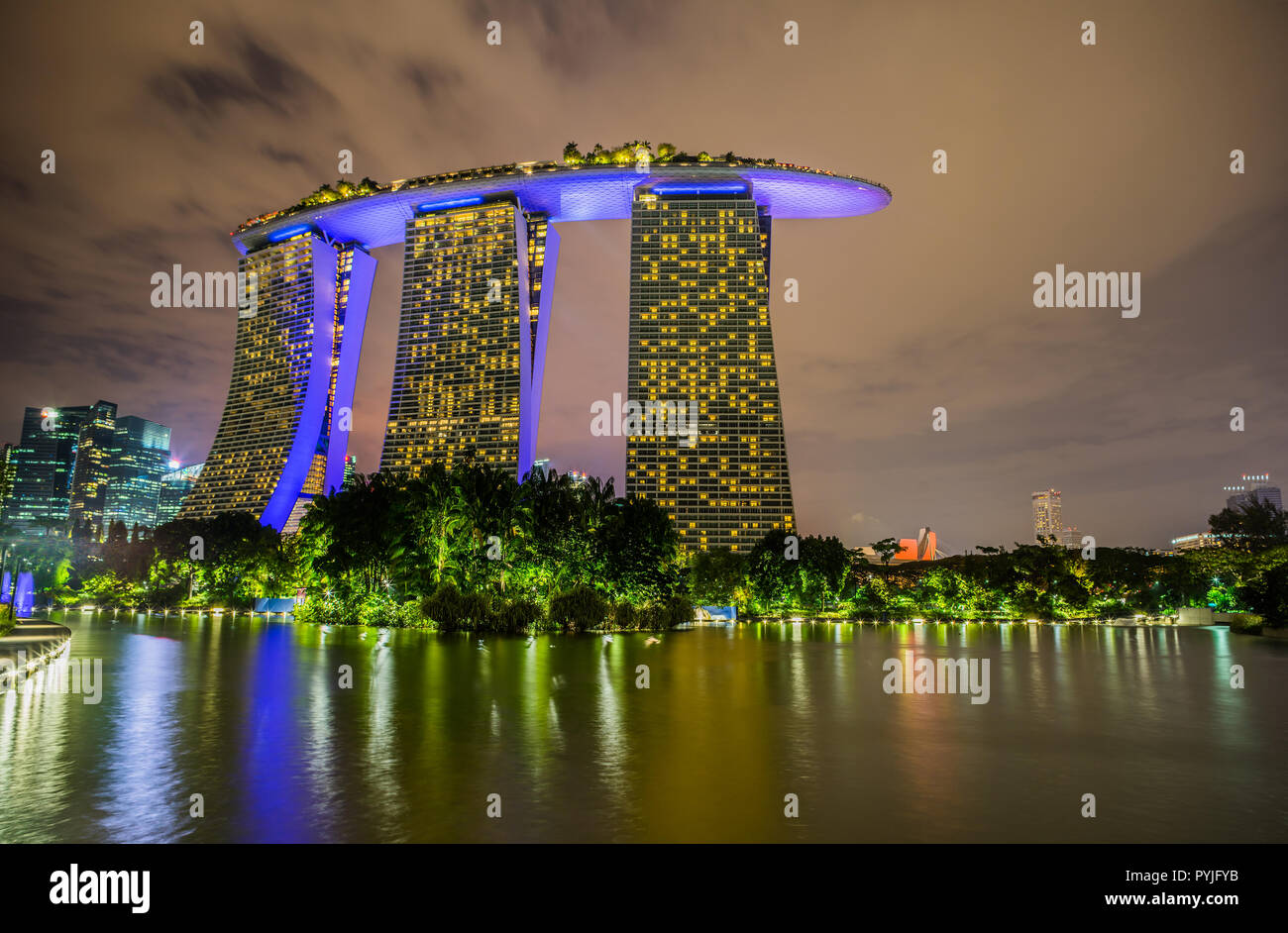 Southeast asia architecture -Fotos und -Bildmaterial in hoher Auflösung – Alamy