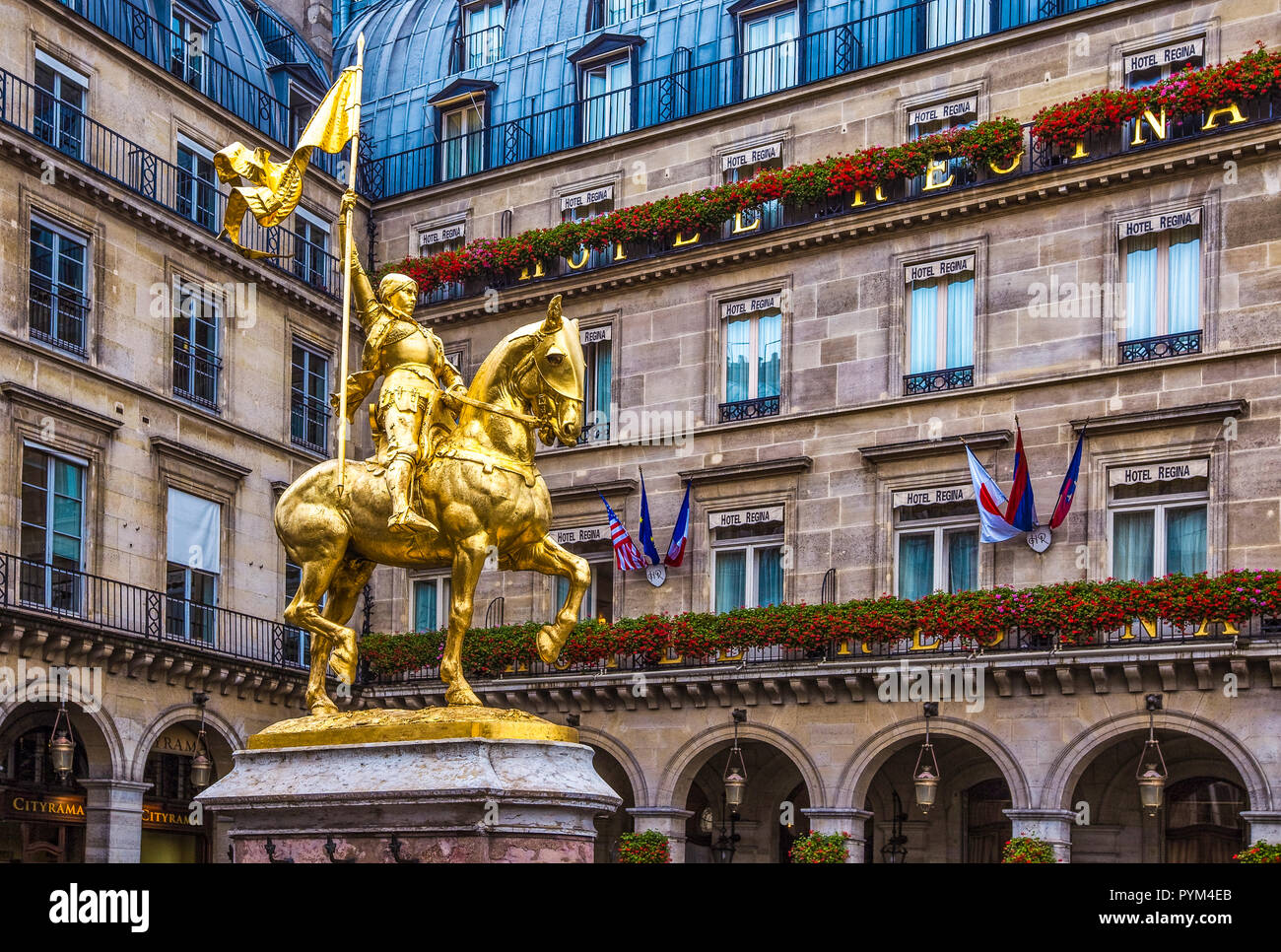 Frankreich, Paris, das Jeanne D'Arc Denkmal Des Piramides quadratisch ...