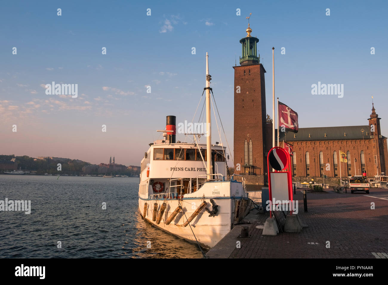 Stockholm Ferry Terminal Stockfotos und -bilder Kaufen - Alamy