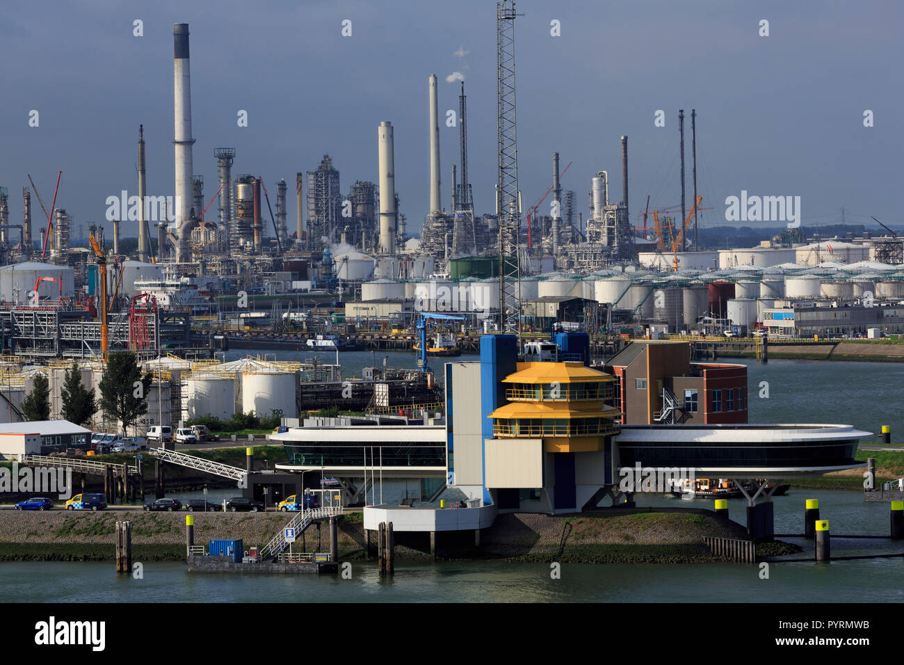Maas tower -Fotos und -Bildmaterial in hoher Auflösung – Alamy