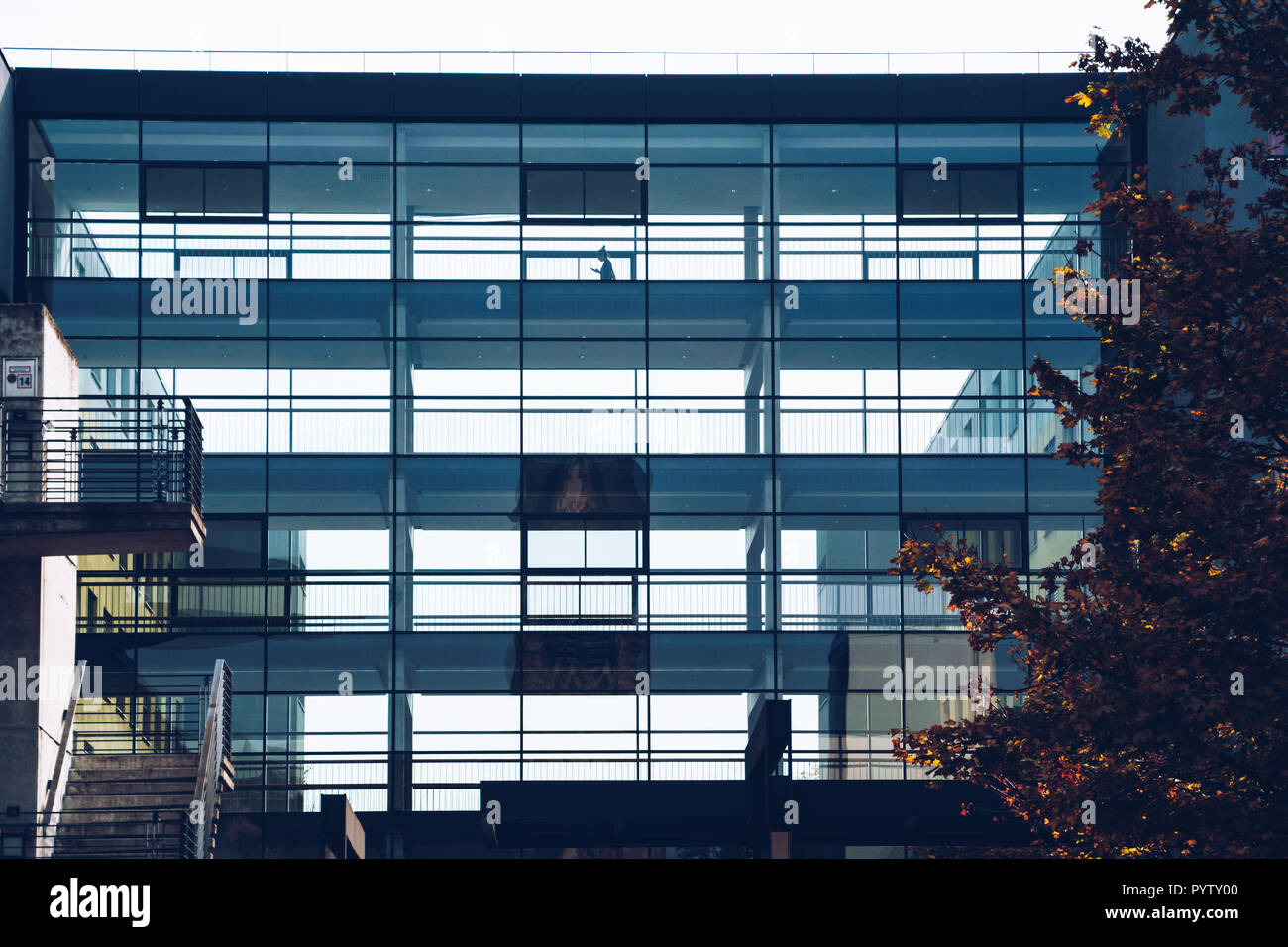 Helios klinikum krefeld -Fotos und -Bildmaterial in hoher Auflösung – Alamy