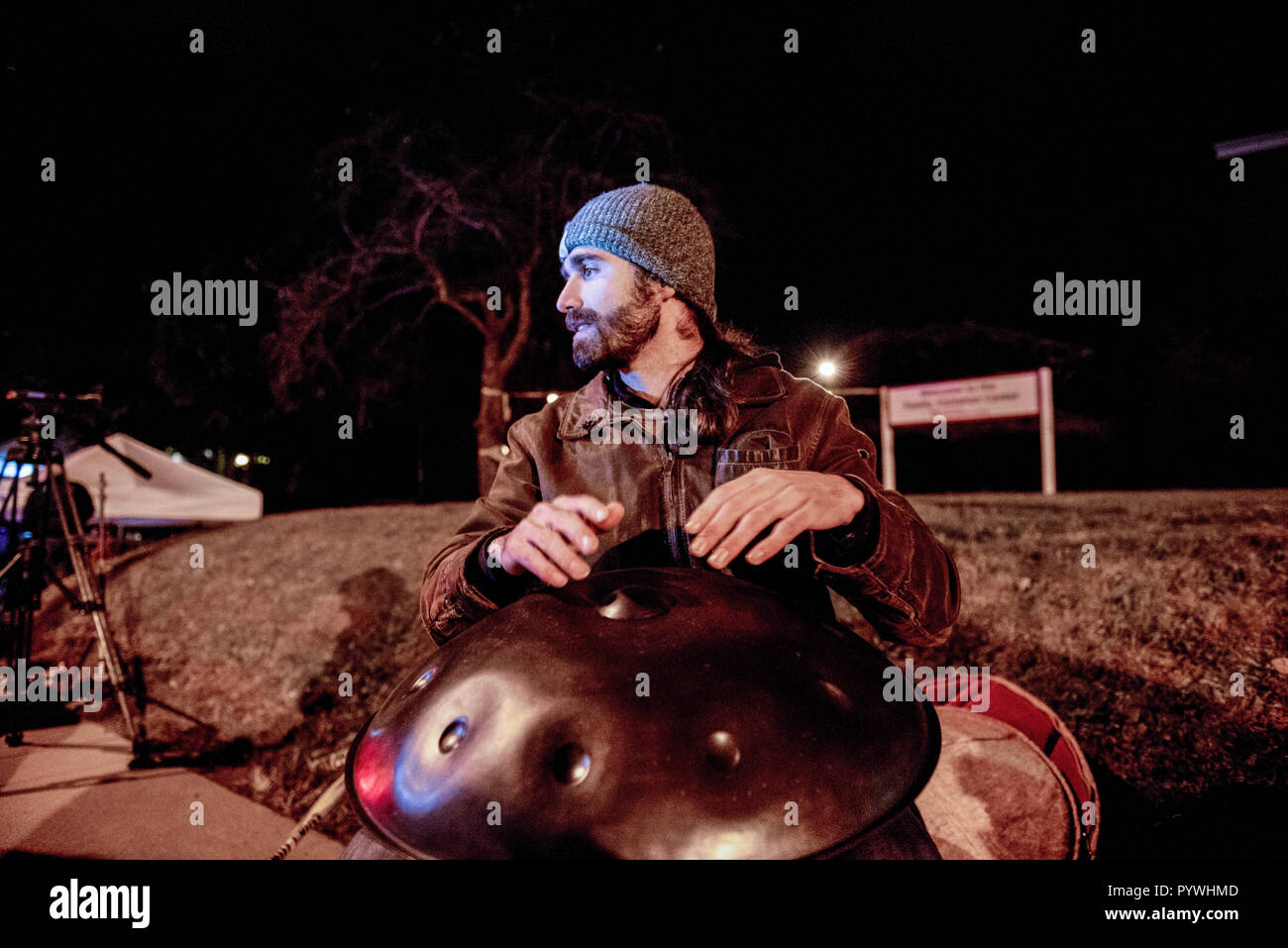 Pittsburgh, USA. 29 Okt, 2018. Steel Pan player, Jeremy Colbert spielt ...
