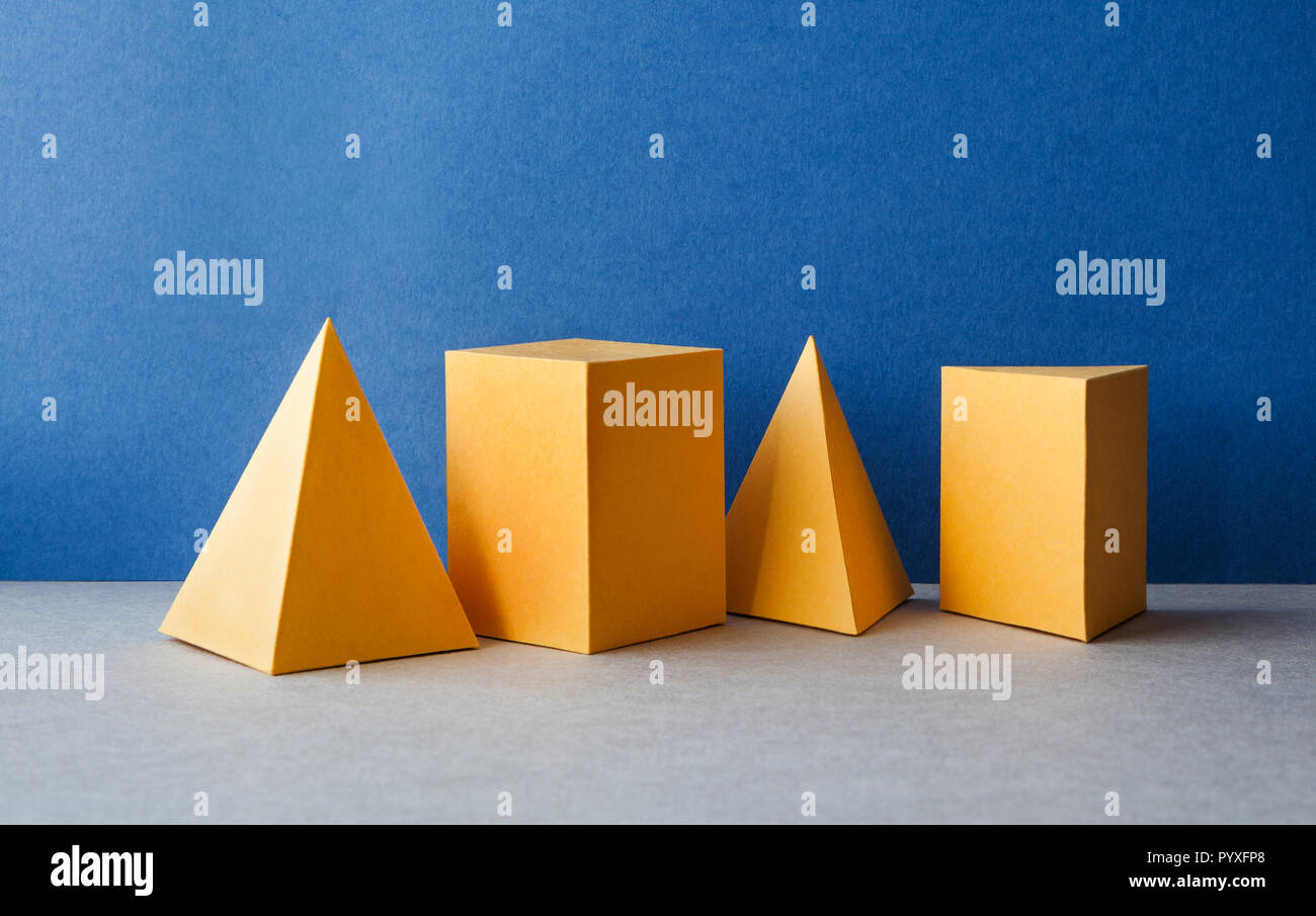 Geometrie Dreieck Stockfotos und -bilder Kaufen - Alamy