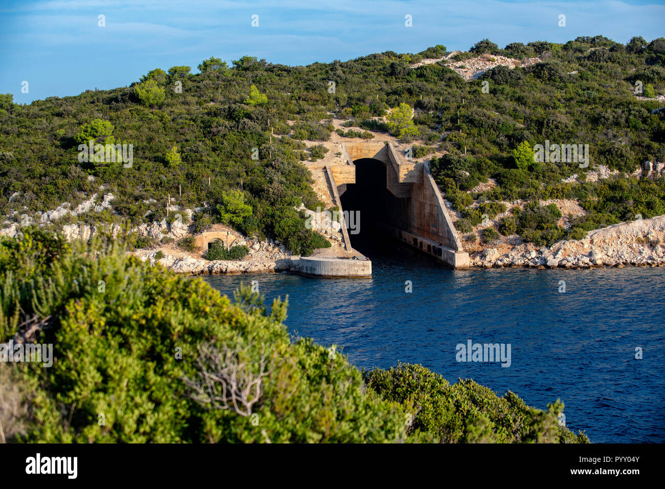 Verlassene u-pen In Parja Bucht auf der Insel Vis, Kroatien ...