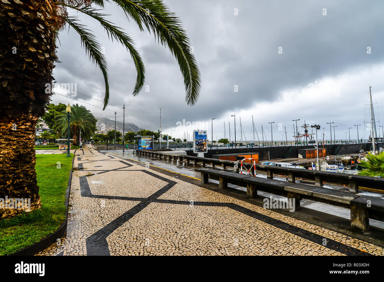 Mauer der alten festung von funchal -Fotos und -Bildmaterial in hoher ...