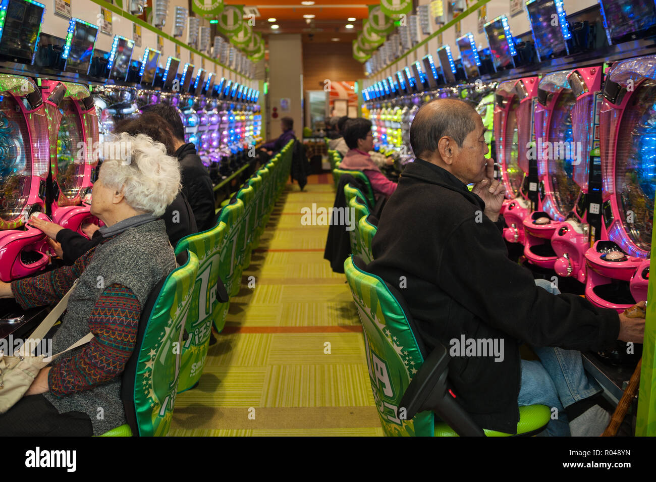 Pachinko hall -Fotos und -Bildmaterial in hoher Auflösung – Alamy