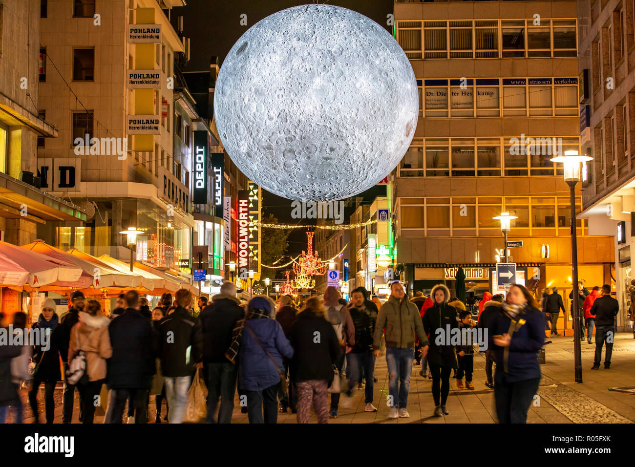 Skyline von essen im abendlicht -Fotos und -Bildmaterial in hoher ...