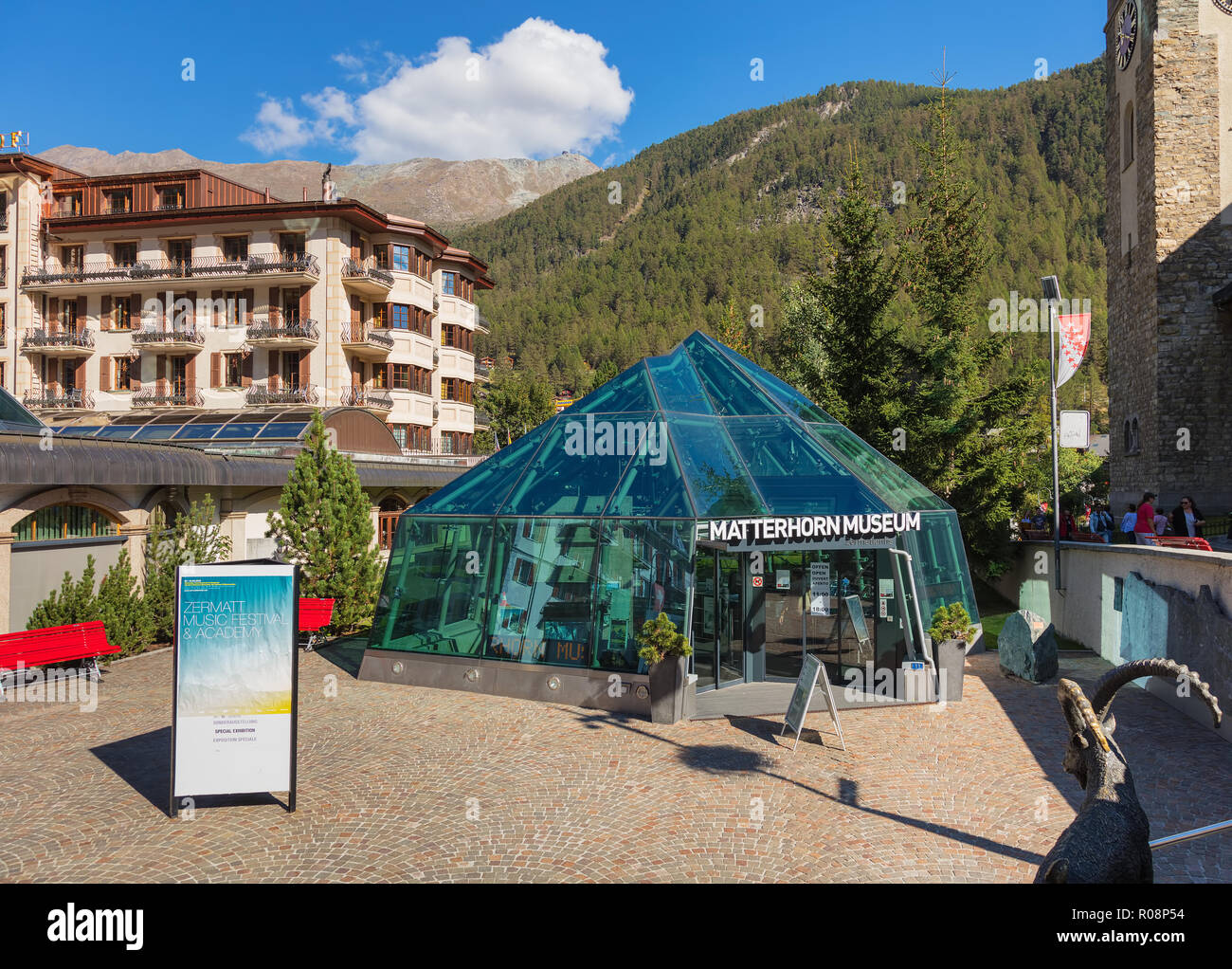 Zermatt, Schweiz - 15. September 2018: Das Matterhorn Museum der Stadt ...