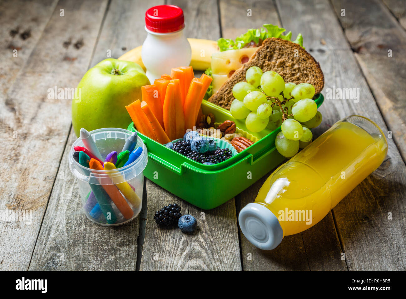 Gesundes schulessen -Fotos und -Bildmaterial in hoher Auflösung – Alamy