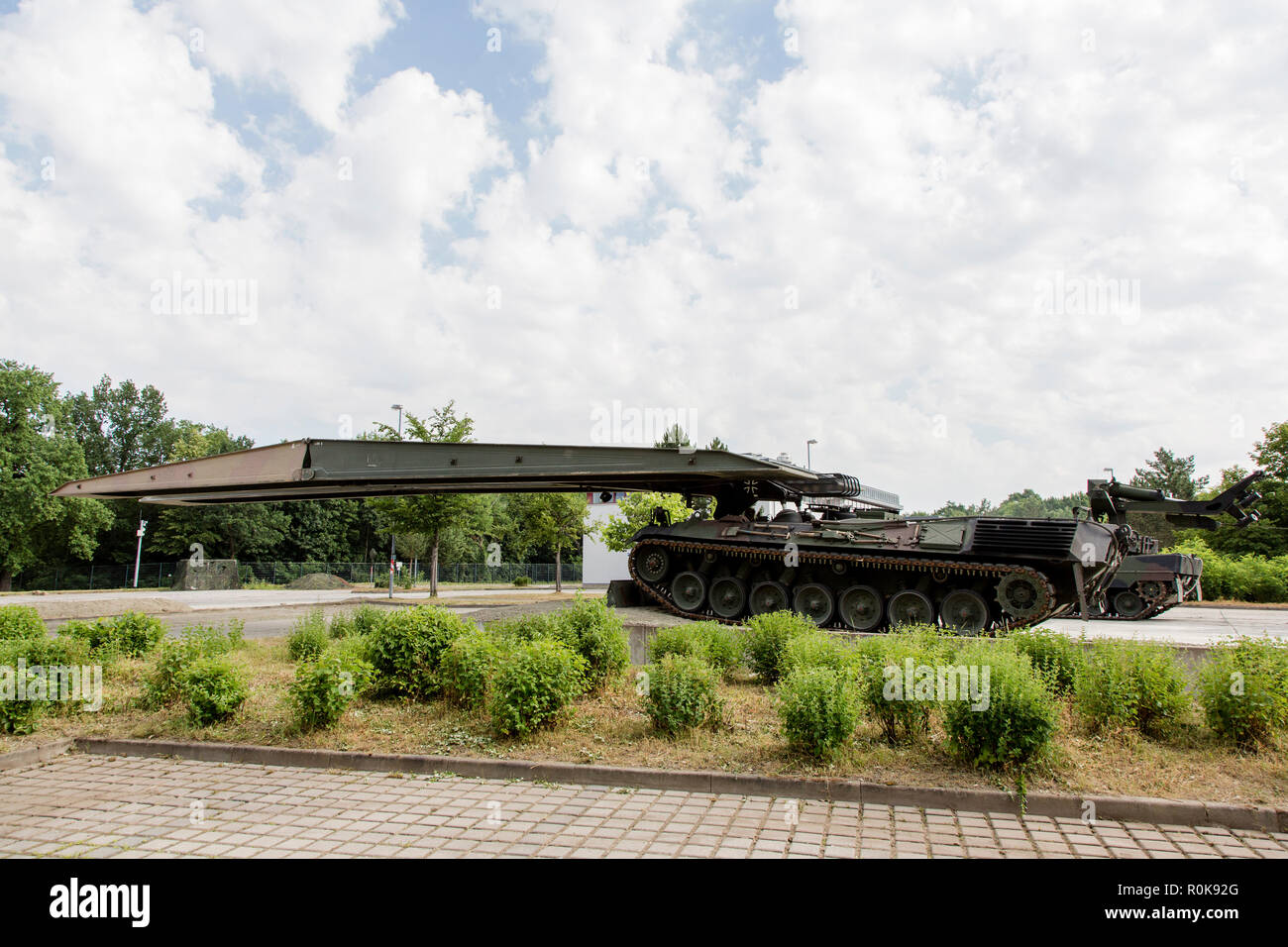 Ein Biber Bundeswehr Brücke - Festlegung der Tank Stockfotografie - Alamy