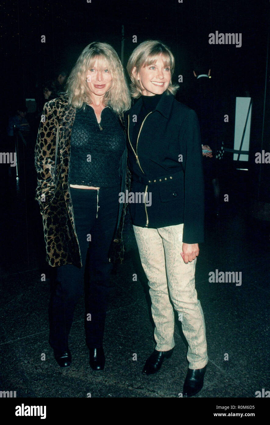 Olivia Newton-Jones und Schwester Ronna ÉÉ.. Veranstaltung in Hollywood ...