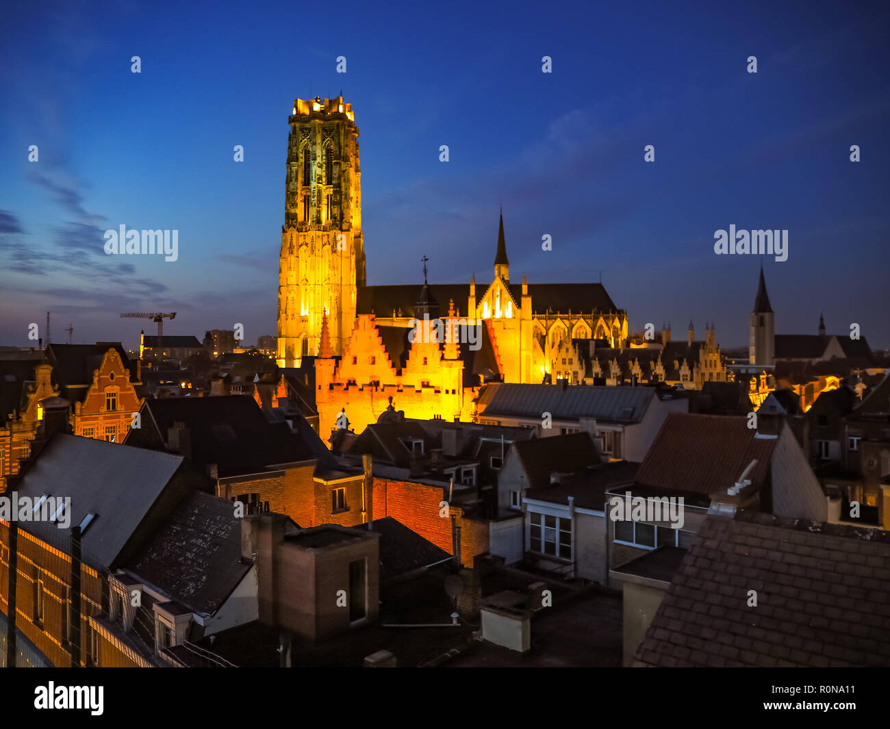 Saint rumbolds cathedral in mechelen -Fotos und -Bildmaterial in hoher ...