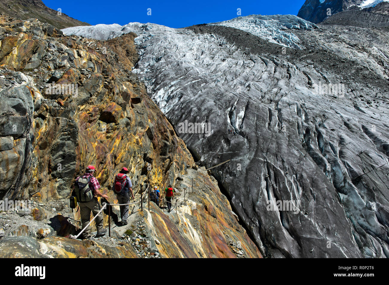 Alpine trail auf den Monte Rosa Hütte, Abstieg nach der Gornergletscher ...