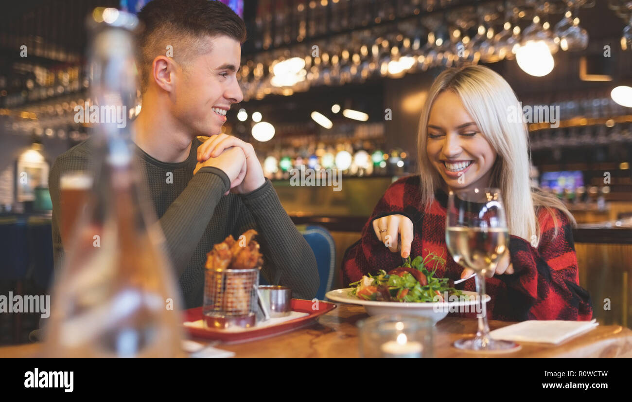 Abendessen Im Restaurant Stockfotos und -bilder Kaufen - Alamy