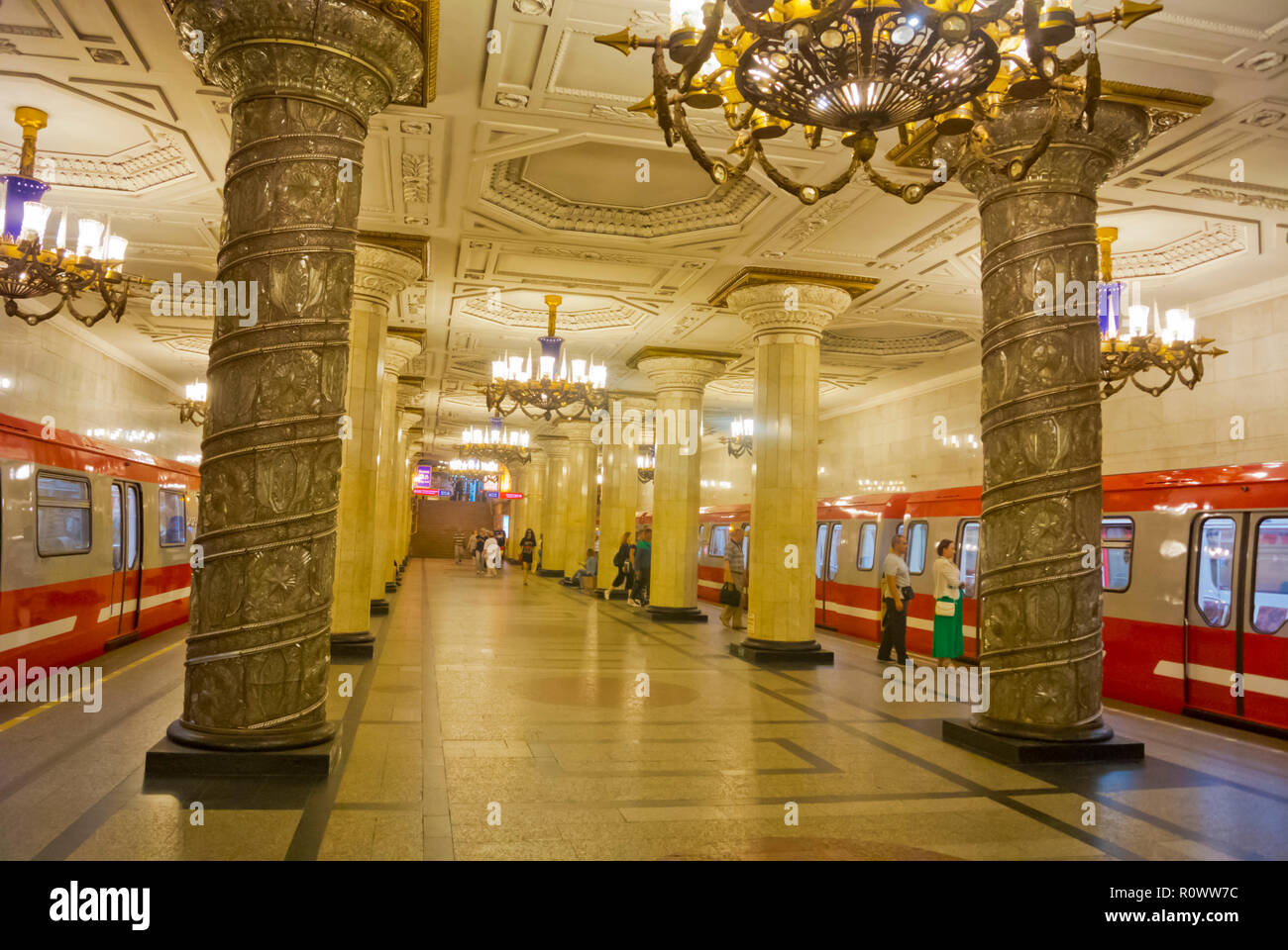Metro station st petersburg -Fotos und -Bildmaterial in hoher Auflösung ...