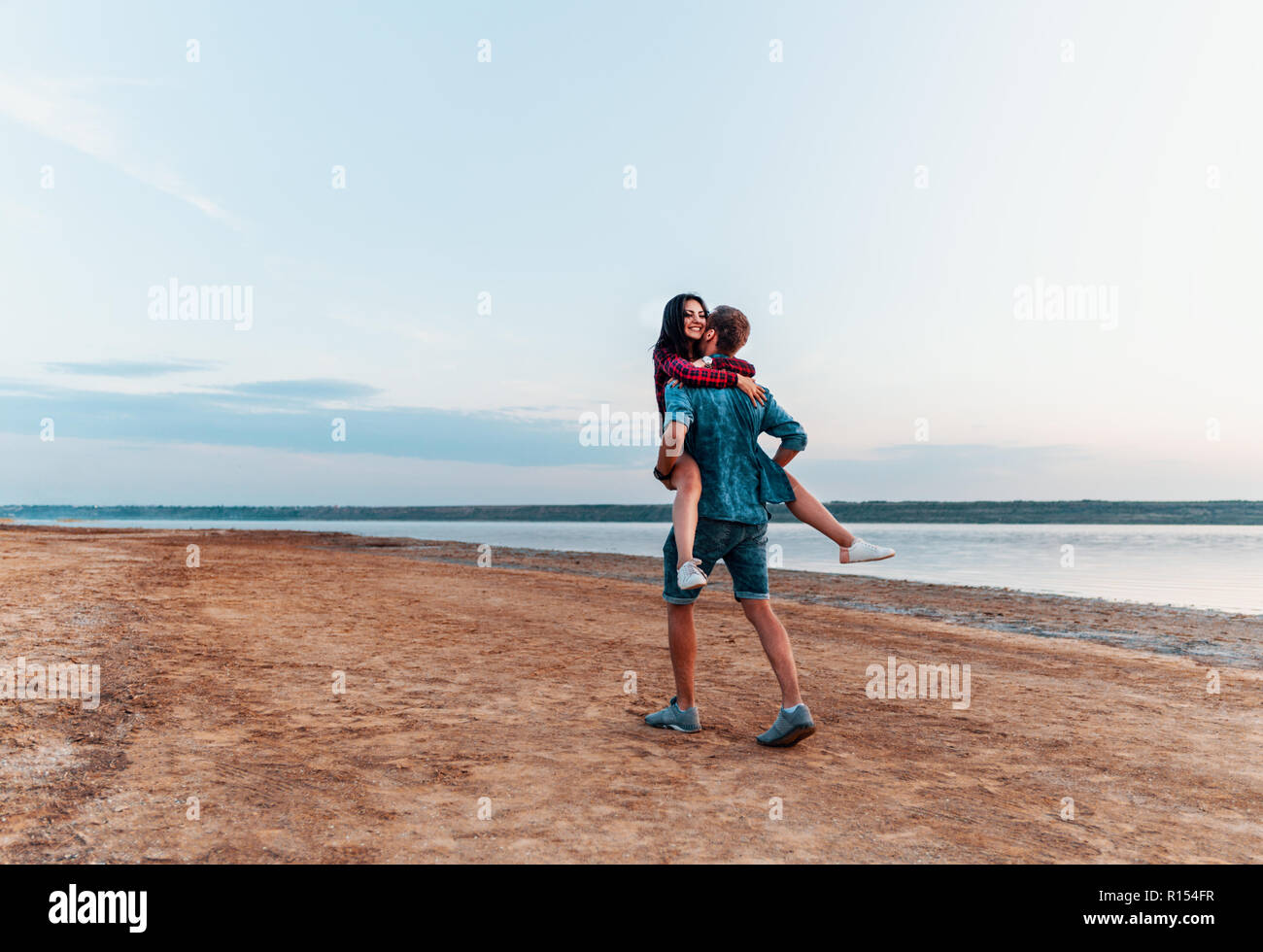 Momente am strand -Fotos und -Bildmaterial in hoher Auflösung – Alamy