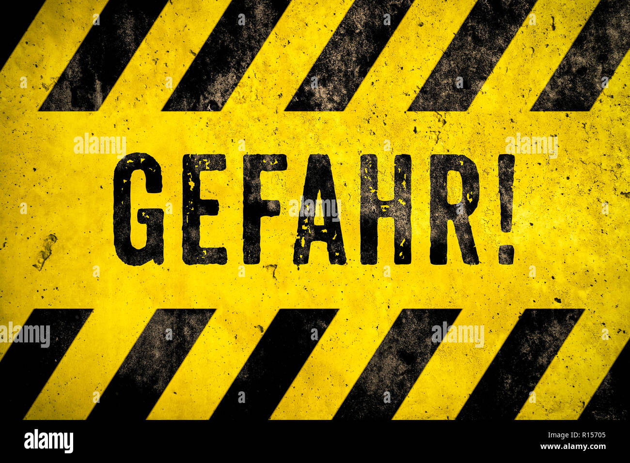 Sicherheitstipps! (In Deutsch, Gefahr) Warnschild Text mit gelben und ... Sicherheitstipps! (In Deutsch, Gefahr) Warnschild Text mit gelben und ...