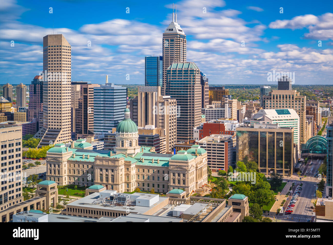 Indianapolis, Indiana, USA Downtown Skyline der Stadt mit dem State ... Indianapolis, Indiana, USA Downtown Skyline der Stadt mit dem State ...