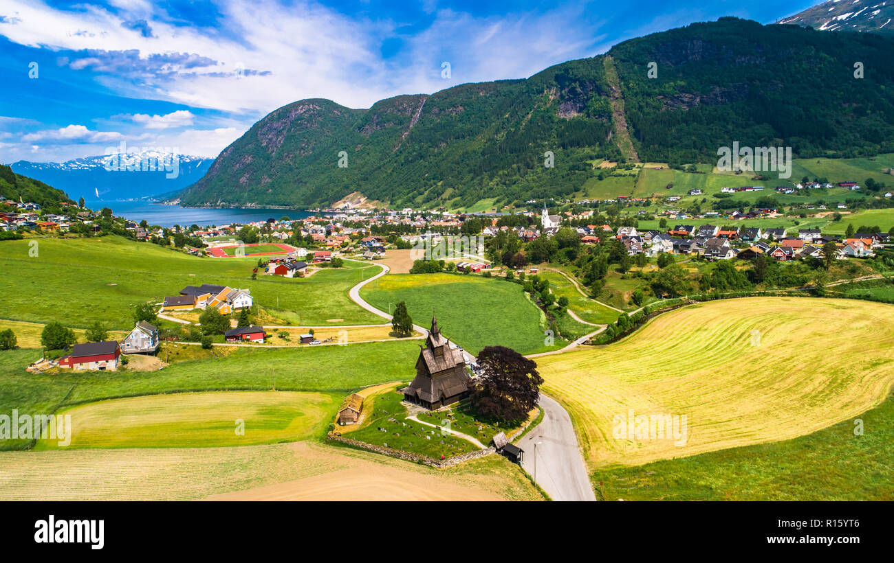 Vik norway spring -Fotos und -Bildmaterial in hoher Auflösung – Alamy
