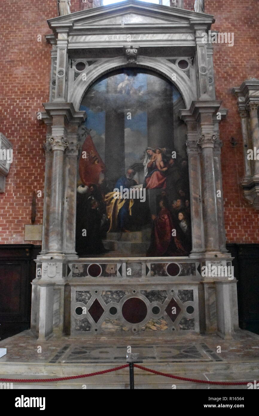 Das Grab von Tizian in der Basilika dei Frari in Venedig Stockfotografie - Alamy