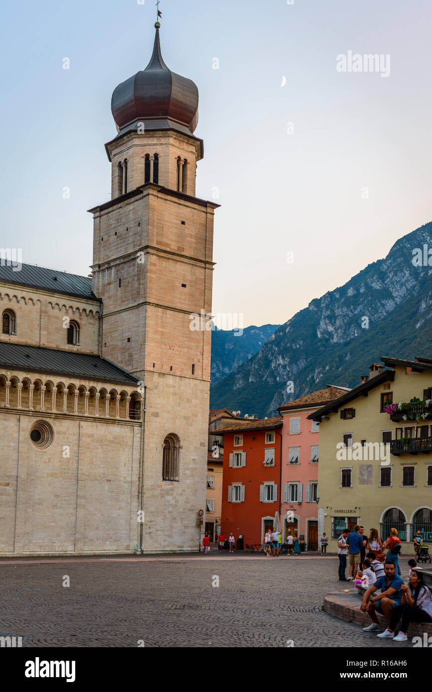 Platz von trento -Fotos und -Bildmaterial in hoher Auflösung – Alamy