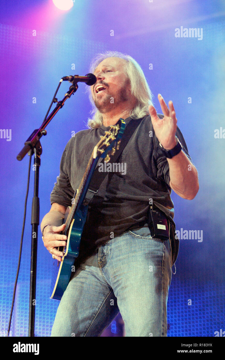 Barry Gibb der 'Sound Relief' Musik Festival an der Sydney Cricket ... Barry Gibb der 'Sound Relief' Musik Festival an der Sydney Cricket ...