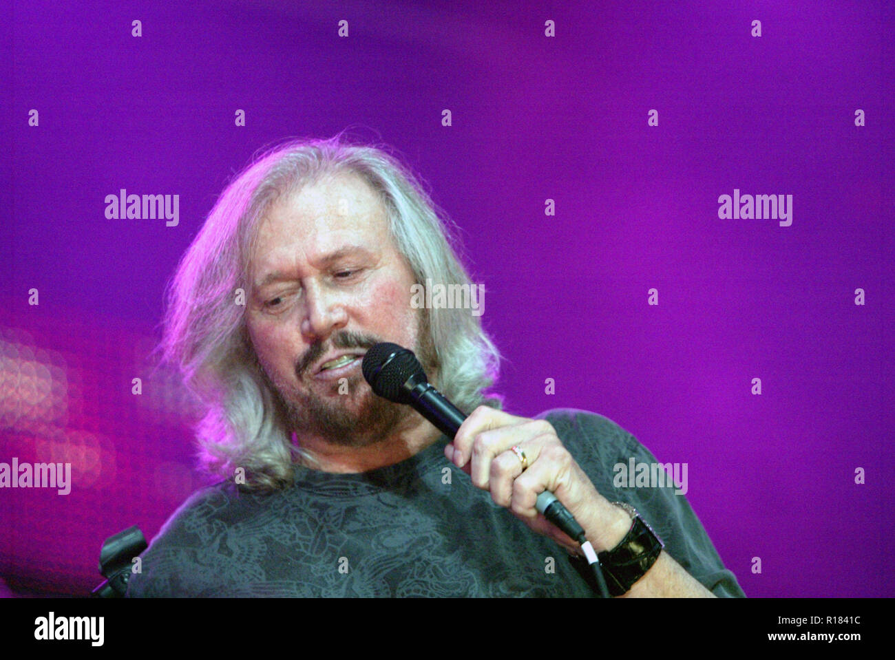 Barry Gibb der 'Sound Relief' Musik Festival an der Sydney Cricket ... Barry Gibb der 'Sound Relief' Musik Festival an der Sydney Cricket ...