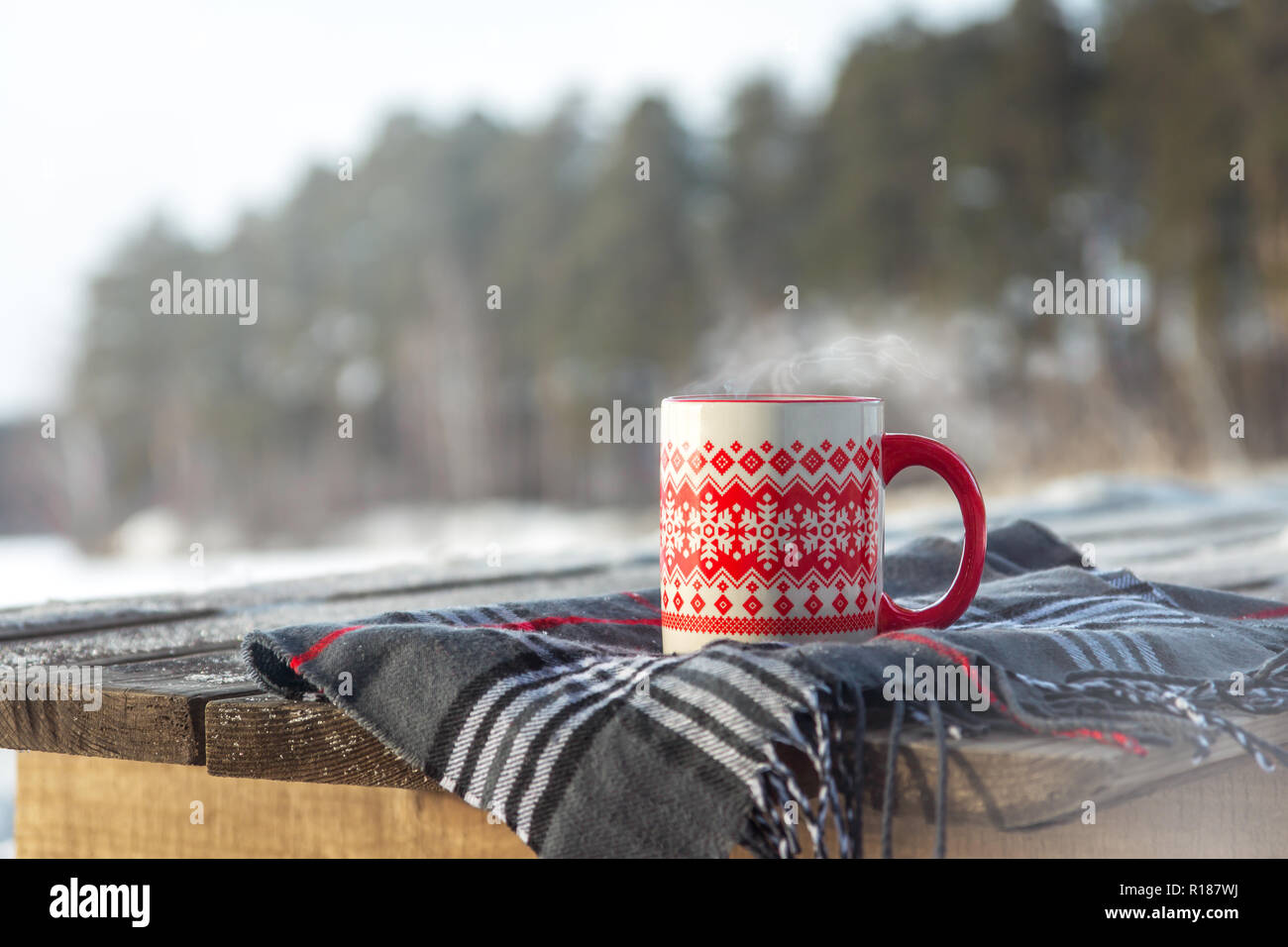 Tasse dampfend -Fotos und -Bildmaterial in hoher Auflösung – Alamy
