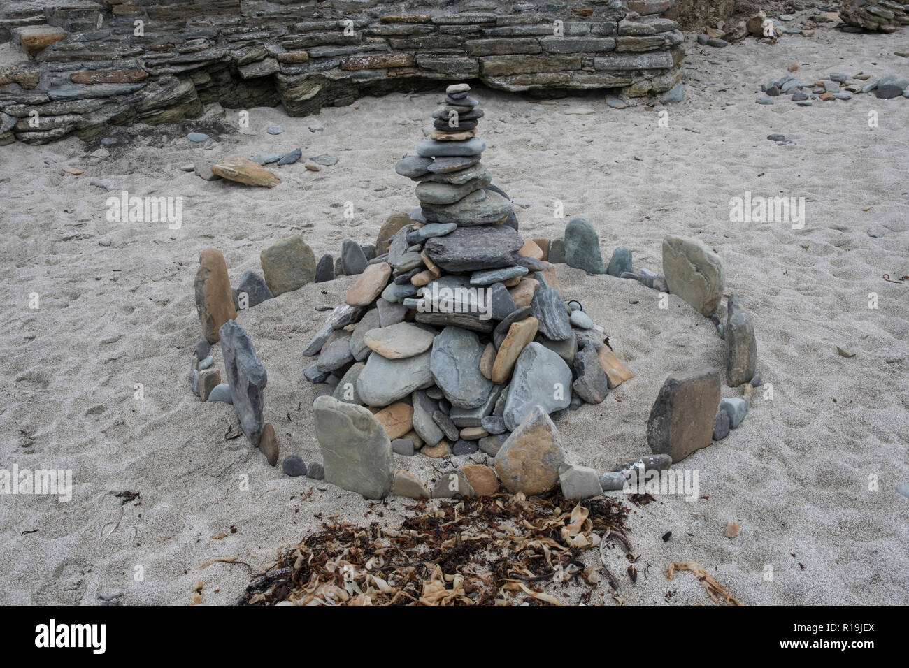 Stone stacking -Fotos und -Bildmaterial in hoher Auflösung – Alamy