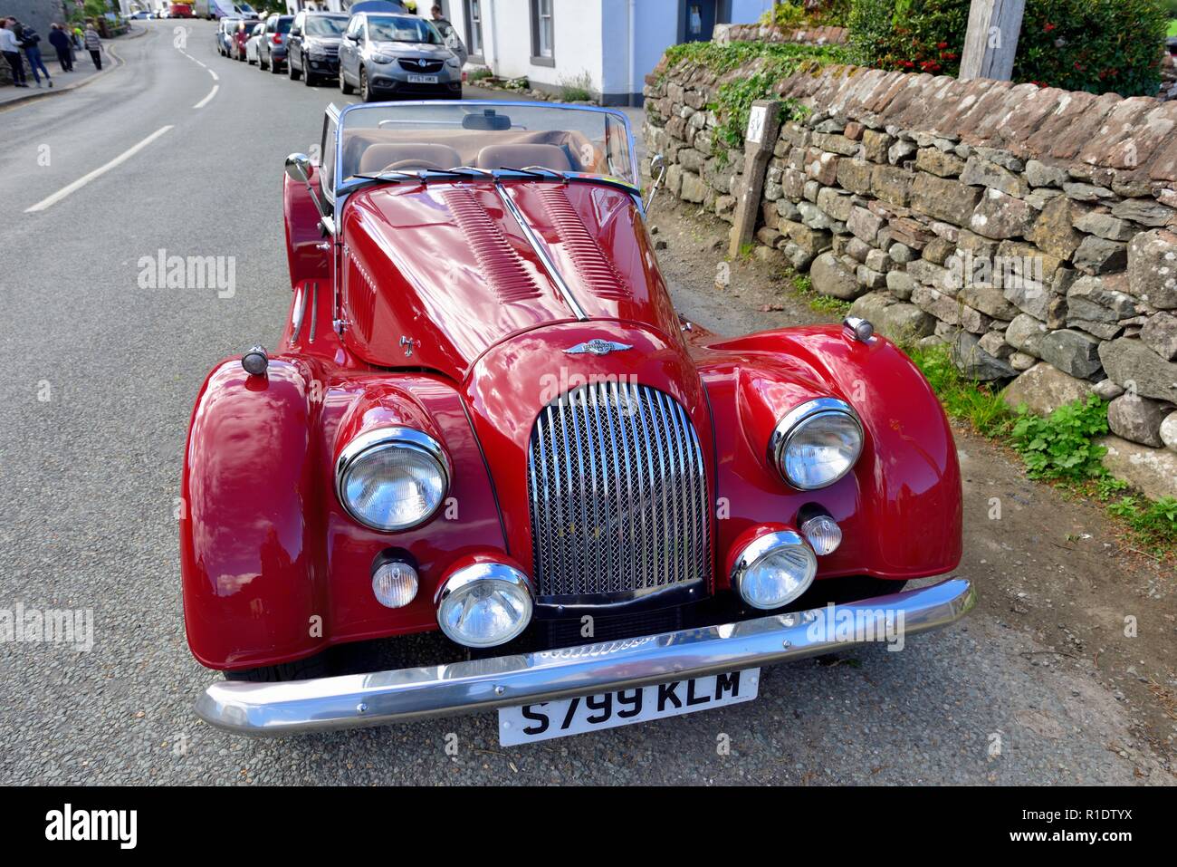 Red morgan car -Fotos und -Bildmaterial in hoher Auflösung – Alamy
