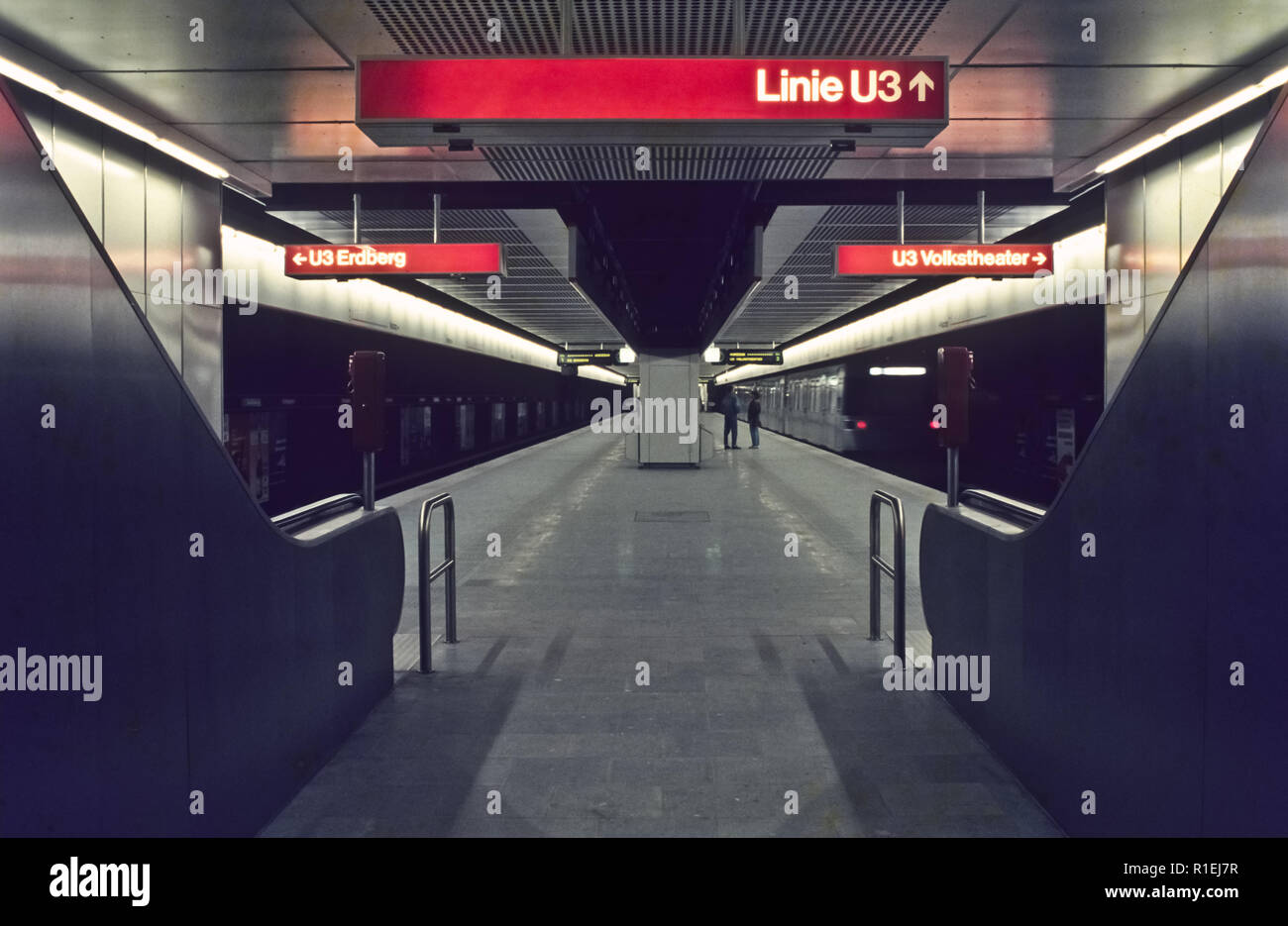 Wien, U-Bahn, U3 - Wien, U-Bahn Linie U3 Stockfotografie - Alamy