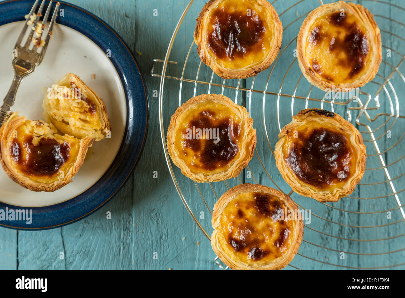 Pudding torten portugiesisch -Fotos und -Bildmaterial in hoher ...