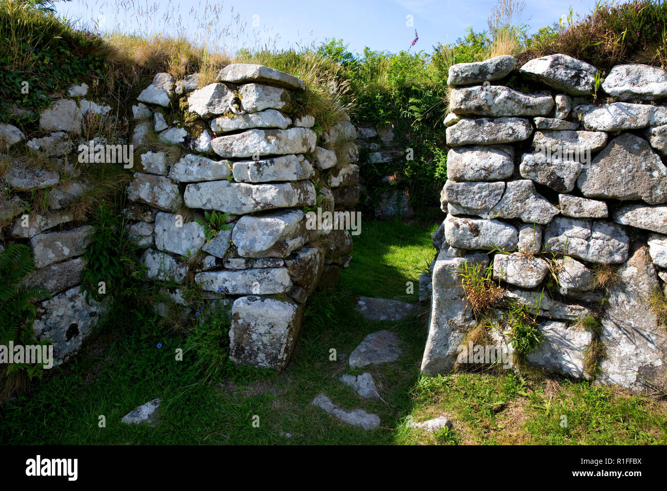 Steinzeit haus -Fotos und -Bildmaterial in hoher Auflösung - Seite 3 ...